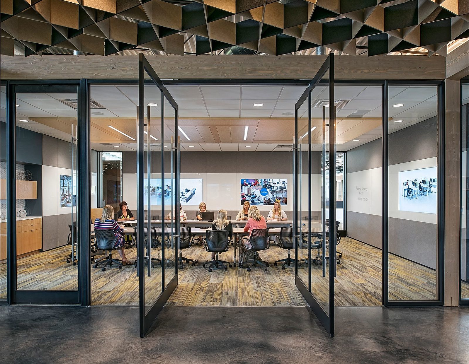 DIRTT 4" Solid Walls | Contemporary Office Interiors
